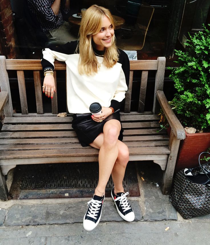 16 Looks con falda y converse para días casuales | Es la Moda 16 Looks con falda y converse para días casuales | Es la Moda