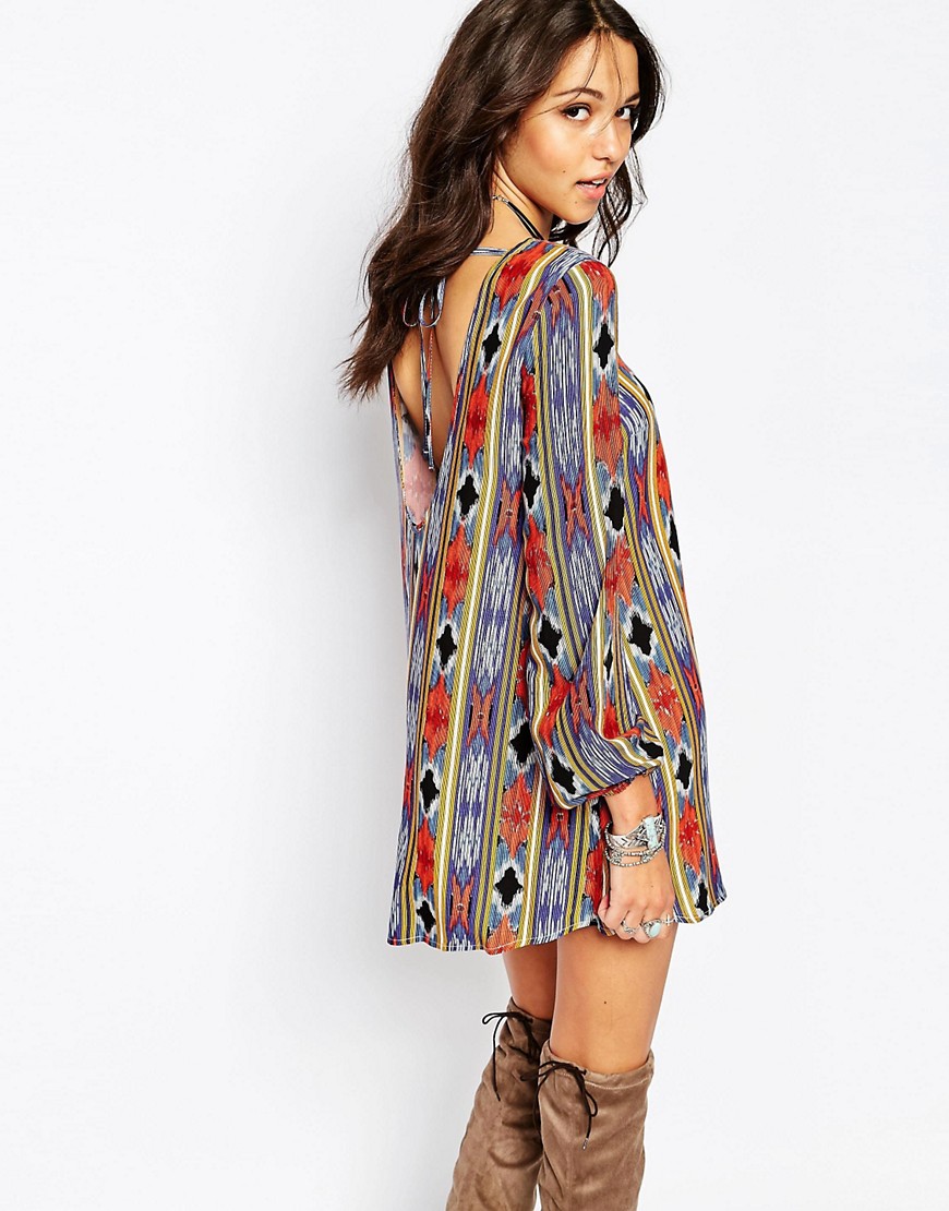 Outfits noventeros que puedes crear con la ropa vieja de tu mamá | Es ...