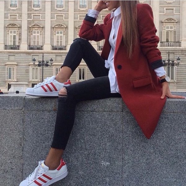 14 Outfits casuales en rojo que te harán ver súper hot | Es la Moda