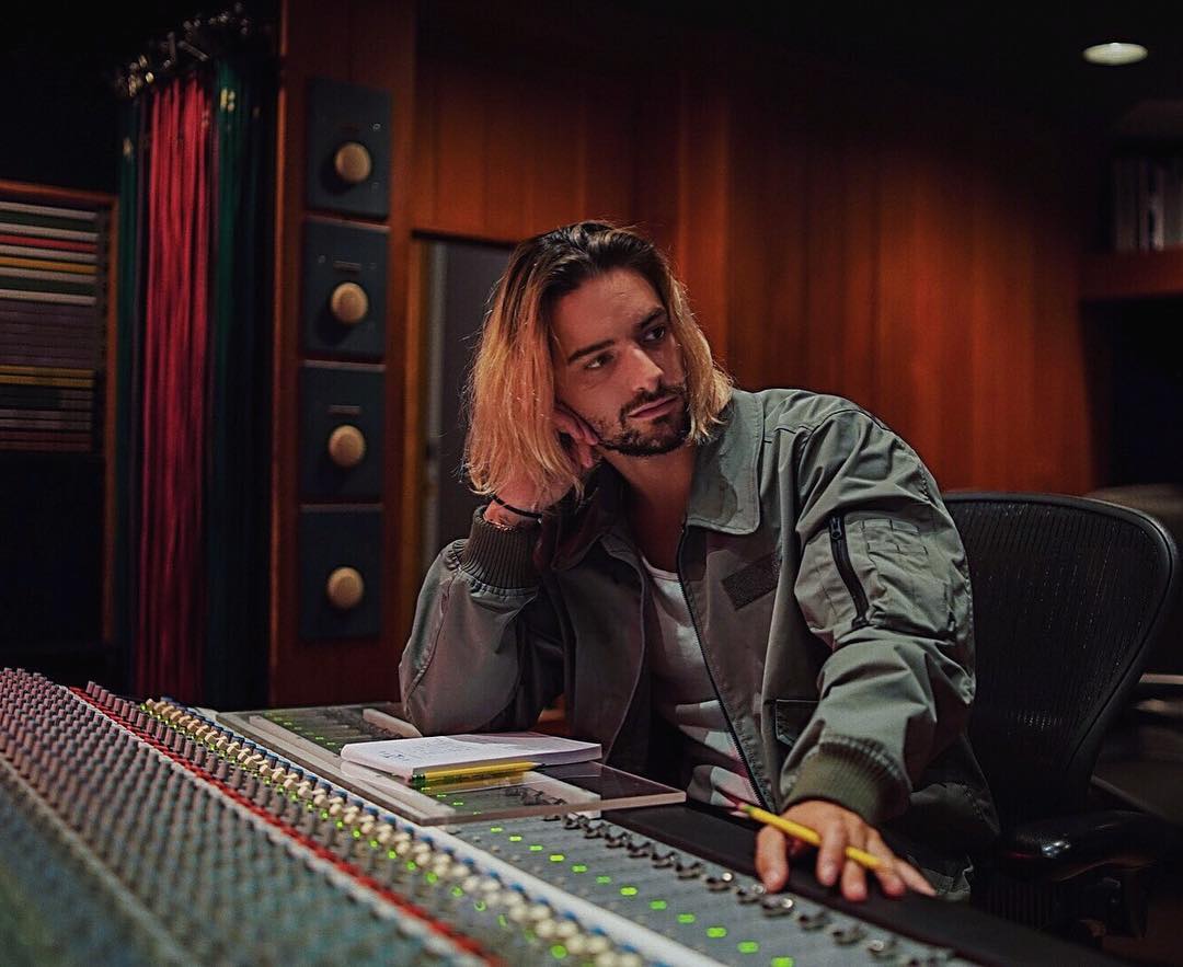 Maluma se disfrazó de ‘Chocoflan’ para Halloween | Es la Moda