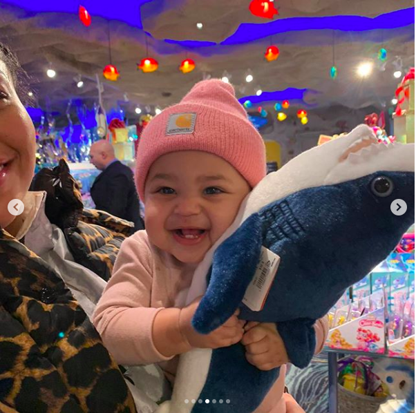 Travis Scott publica su mejores momentos ‘padre e hija’ para felicitar ...