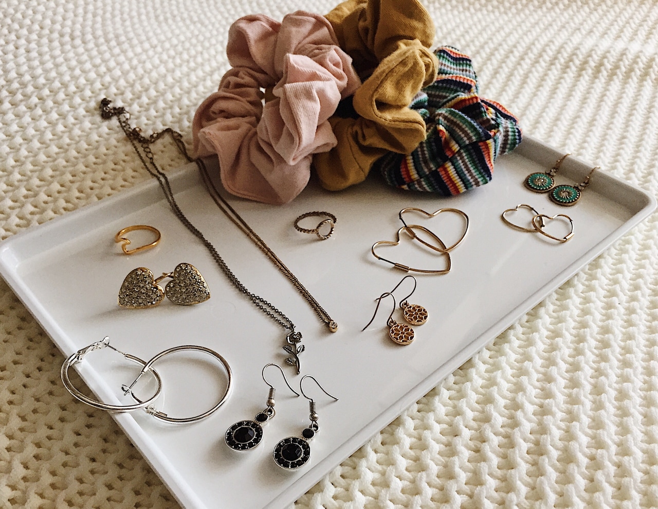 10 Accesorios chic que te debes regalar para iniciar el 2020 | Es la Moda