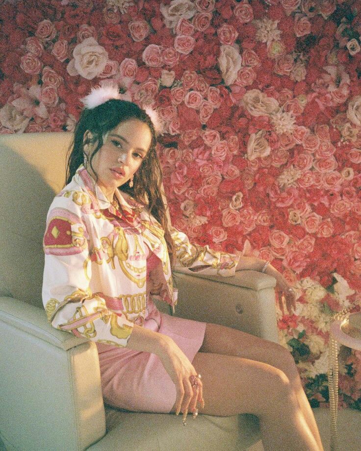 ¿Está Shakira intentando convertirse en ‘La Rosalía’? | Es la Moda