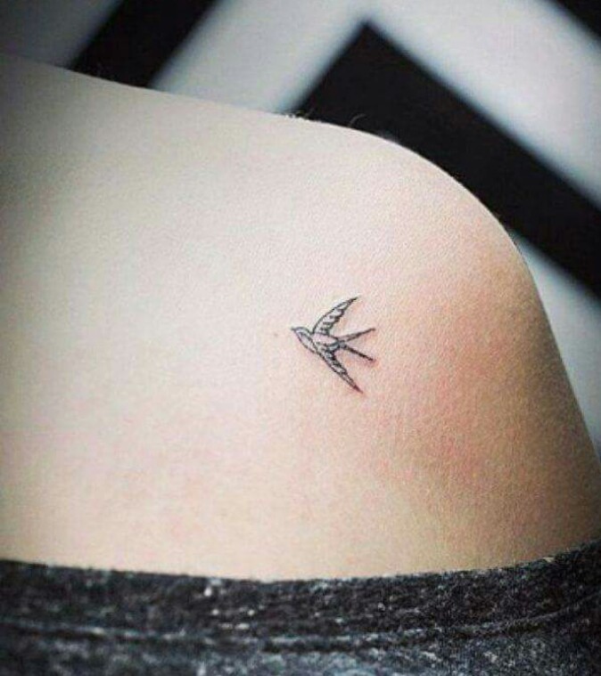 14 Tattoos femeninos en el hombro que se te verían lindísimos | Es la Moda