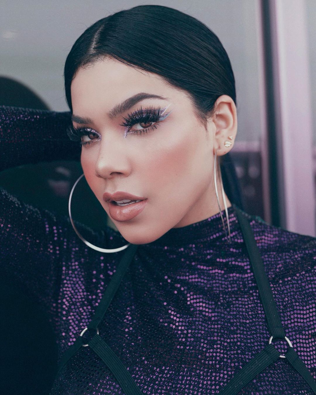 Kenia Os tiene el outfit perfecto para cuando puedas regresar al antro ...