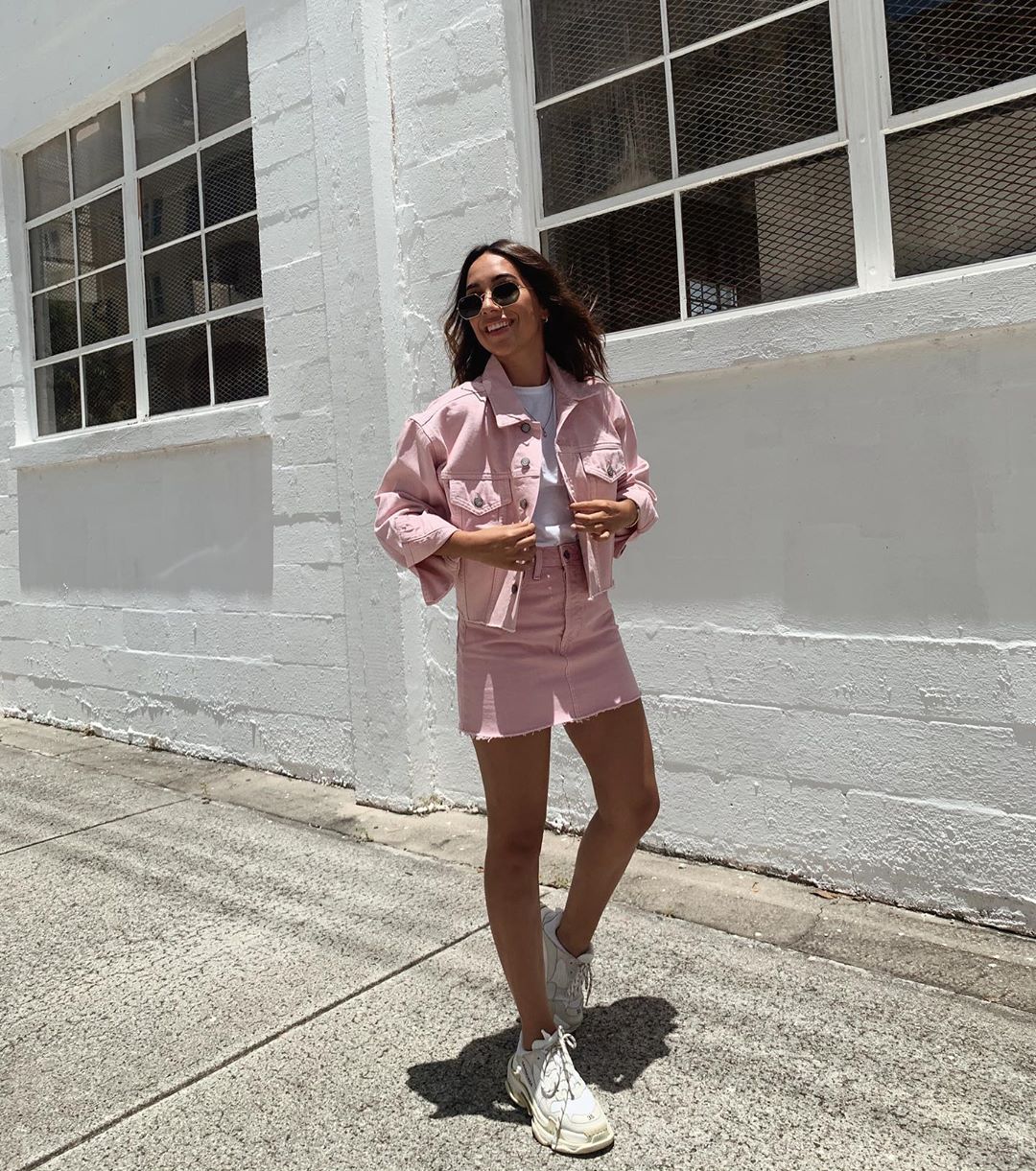 10 Outfits coquetos con chamarras rositas | Es la Moda