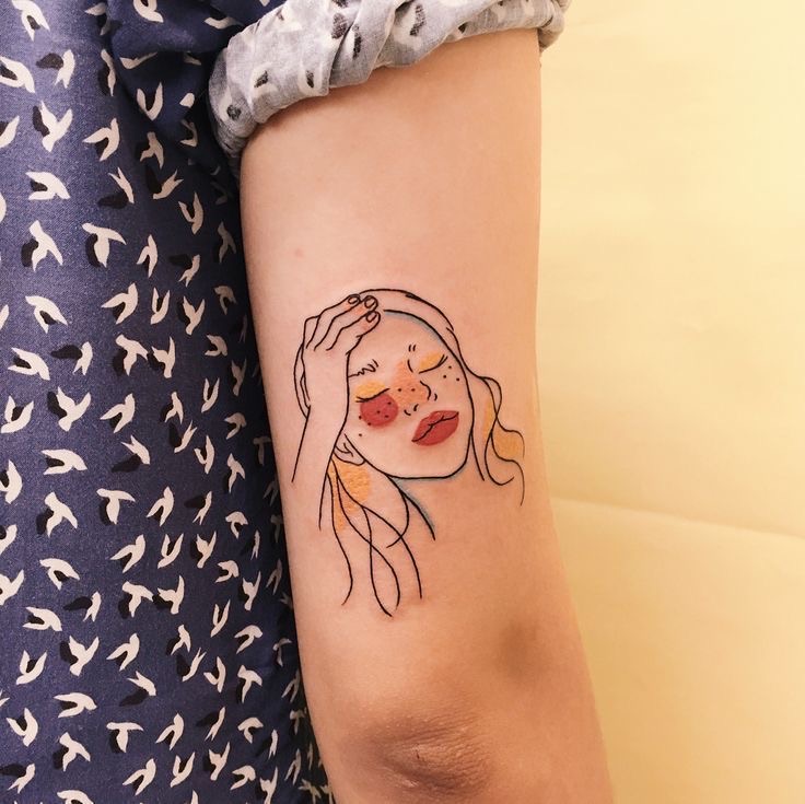 18 TATUAJES FEMENINOS CON COLORES LINDOS