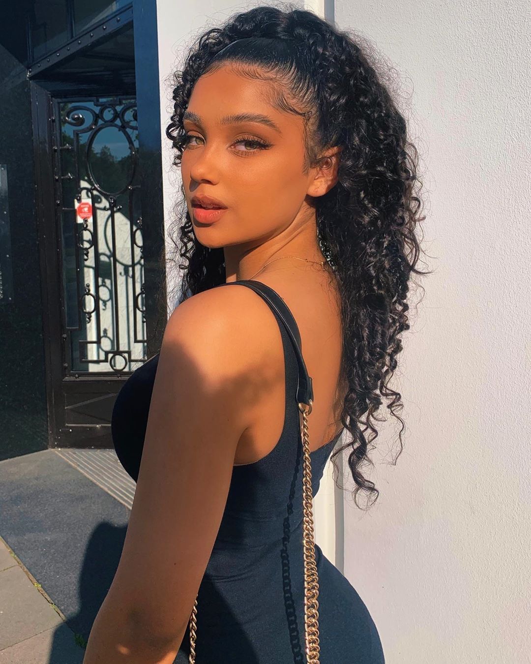 Peinados Aesthetic Para Chicas De Cabello Rizado Es La Moda