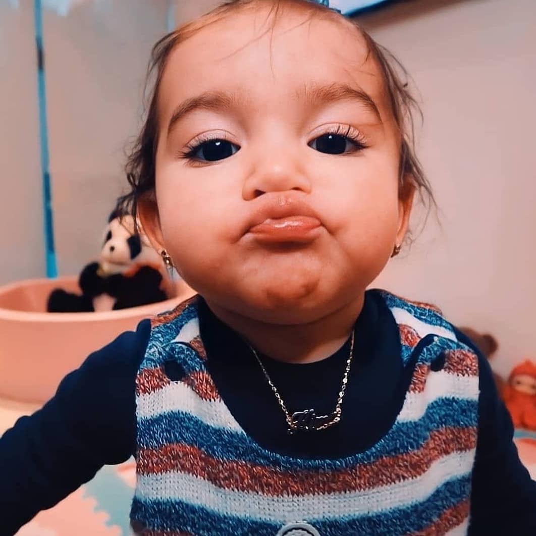 Kima aún no sabe hablar pero ya sabe bailar como su mamá | Es la Moda