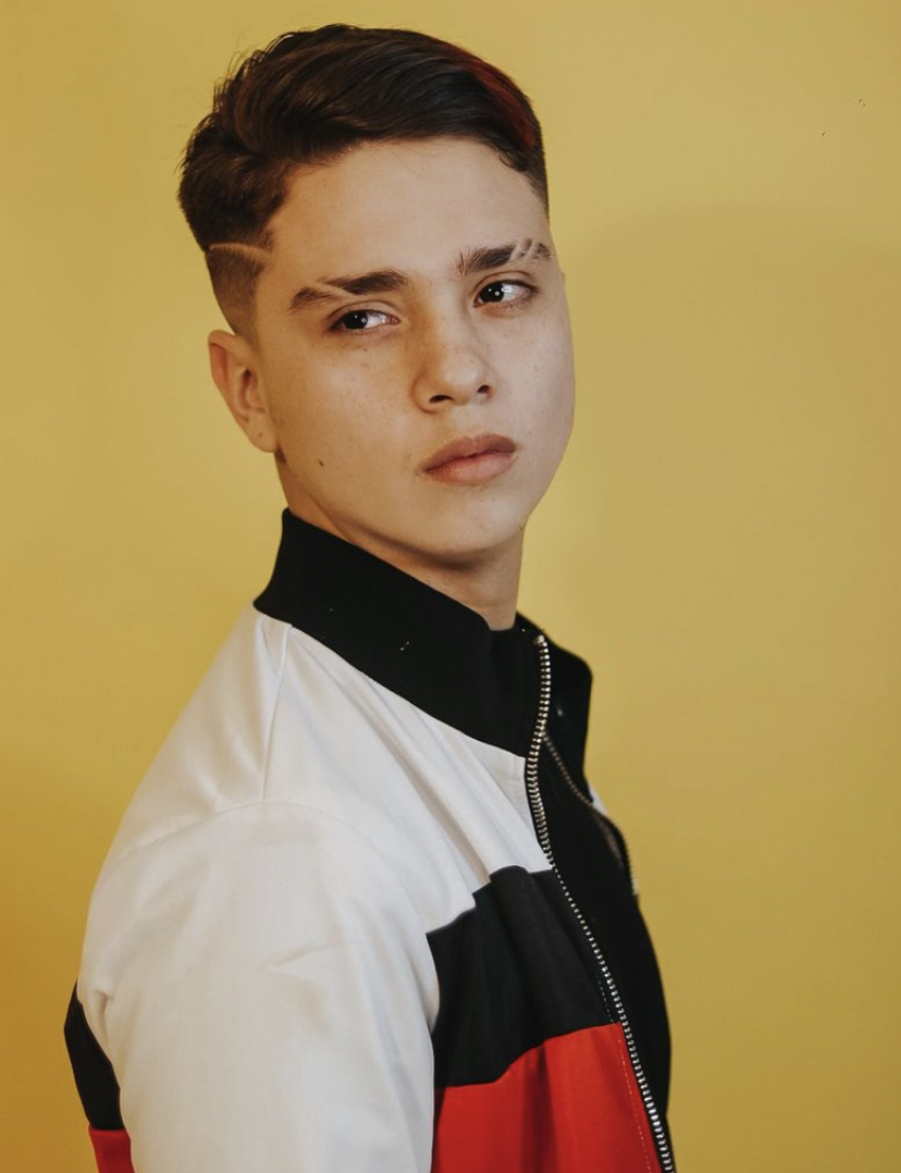 Acusan a César Pantoja de pedirle fotos a sus fans a cambio de dinero ...