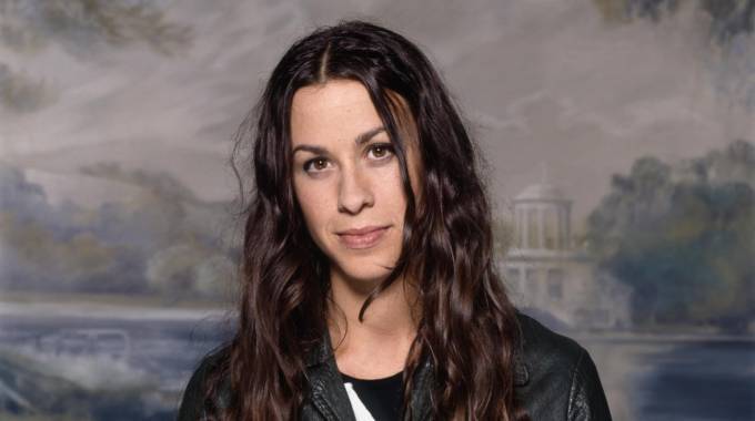 Así luce y canta hoy Alanis Morissette | Es la Moda