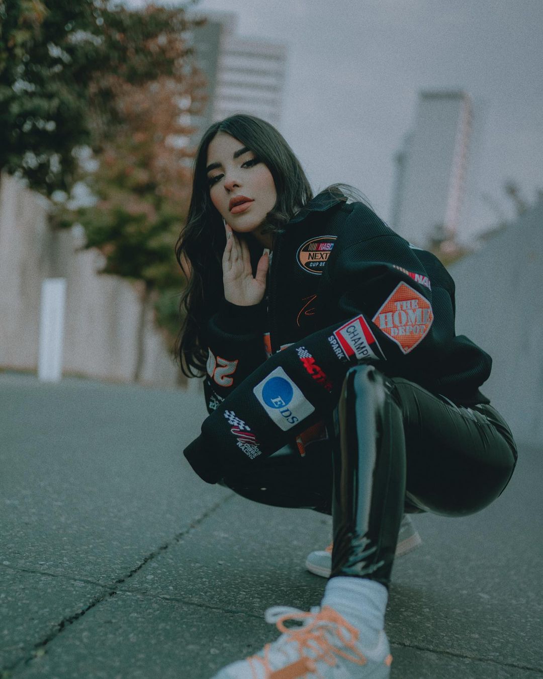 Hermana de Kimberly Loaiza se declara fan de Kenia Os | Es la Moda