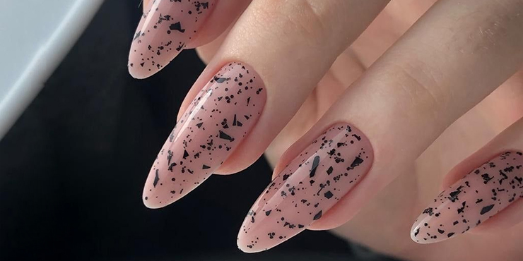 ¡Uñas con pecas! La moda que pasó de tu rostro a tus manos | Es la Moda