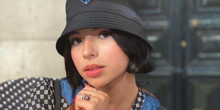 El nuevo perrito de Ángela Aguilar es más pequeño que su termo de ...