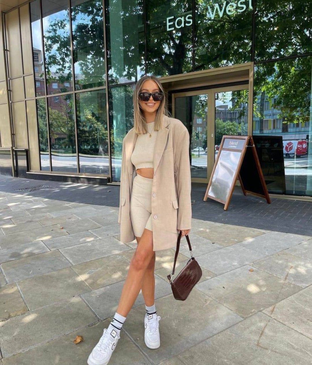 Outfits básicos con los que no será difícil triunfar | Es la Moda