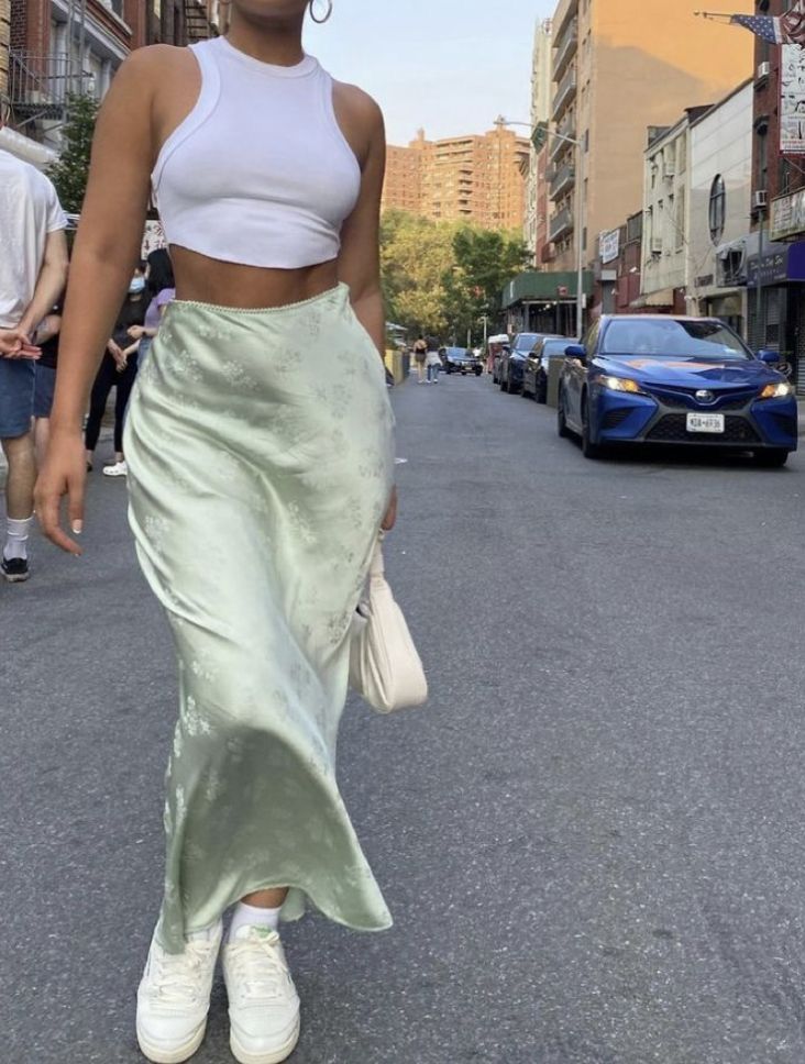 Consigue un look bicha con estas faldas color menta | Es la Moda