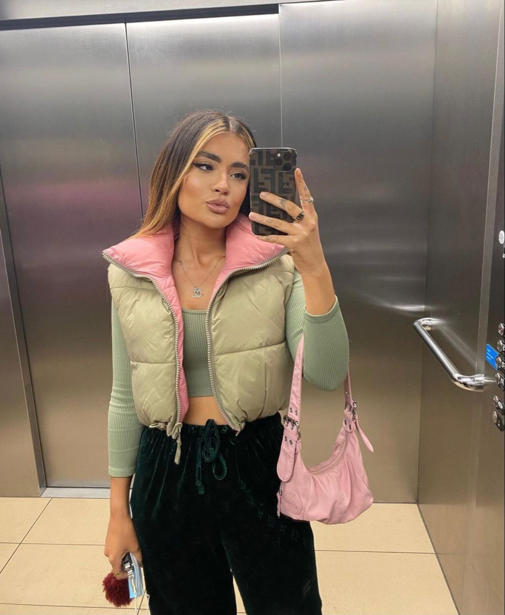 Chalecos cortitos que te mantendrán chic y calientita | Es la Moda