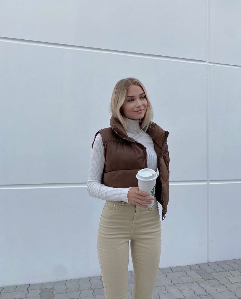 Chalecos cortitos que te mantendrán chic y calientita | Es la Moda