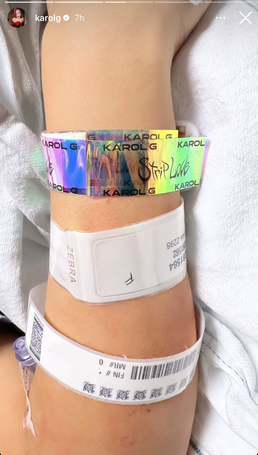 Mujer dió a luz en pleno concierto de Karol G | Es la Moda